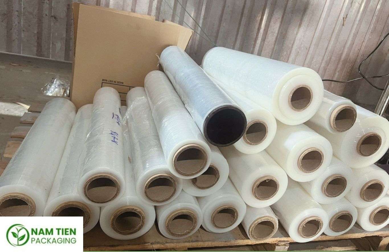 Màng Co PE 4kg Lõi 500gram Giá Rẻ - BAO BÌ NHỰA NAM TIẾN